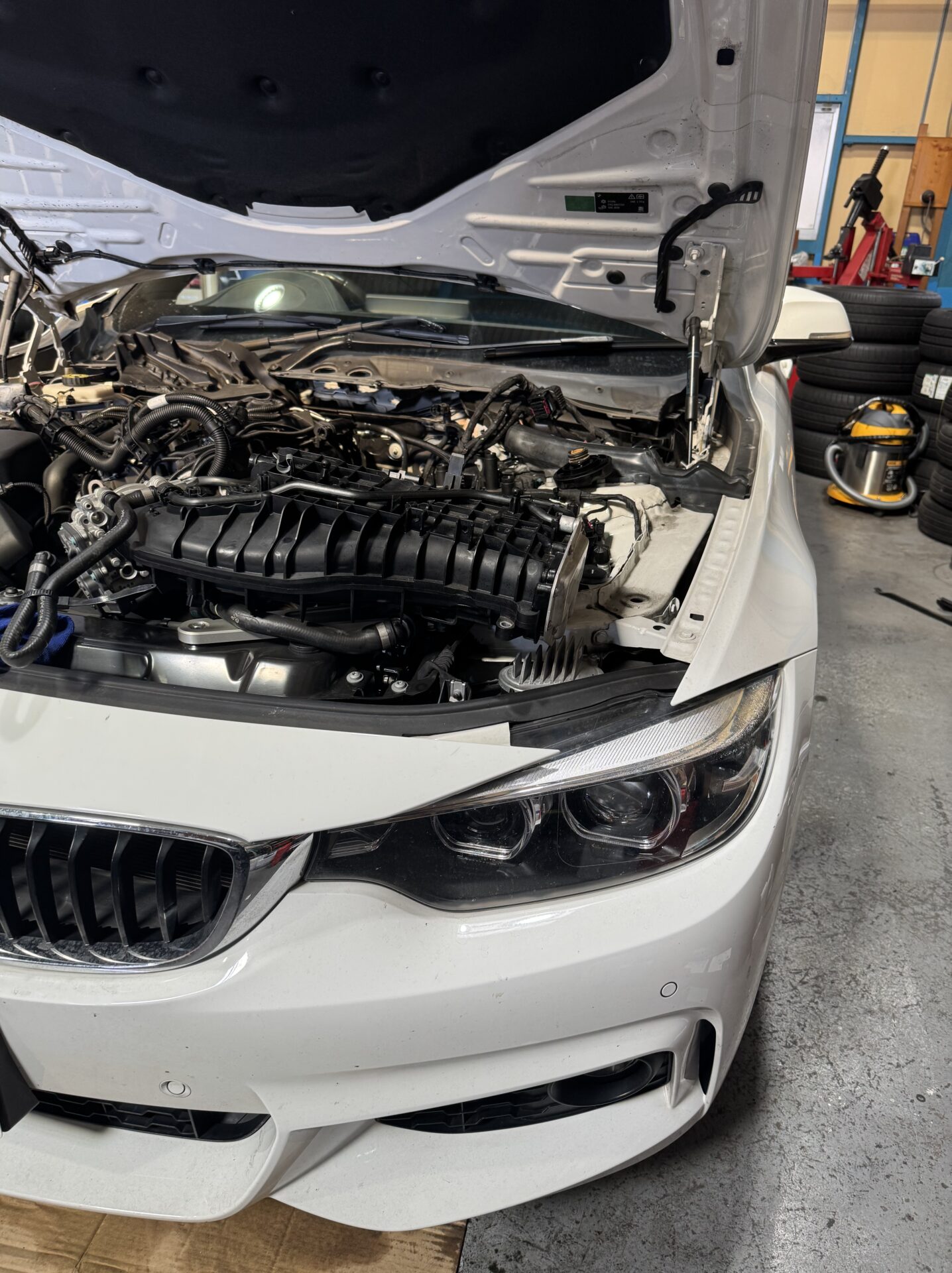 ≪BMW4シリーズ≫水漏れ修理 - BMW専門店E-SKY.auto